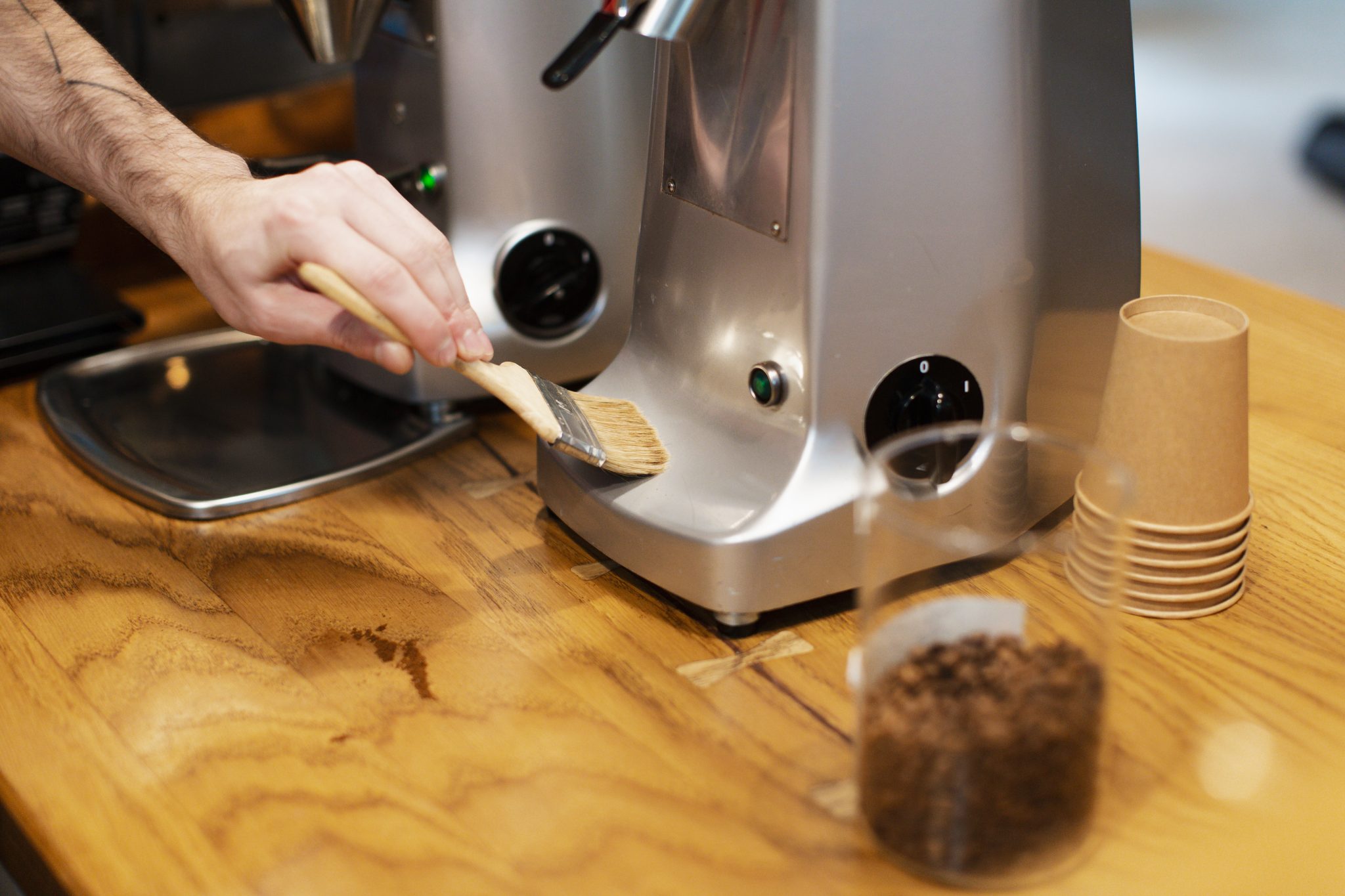 Cómo se limpia y descalcifica una cafetería